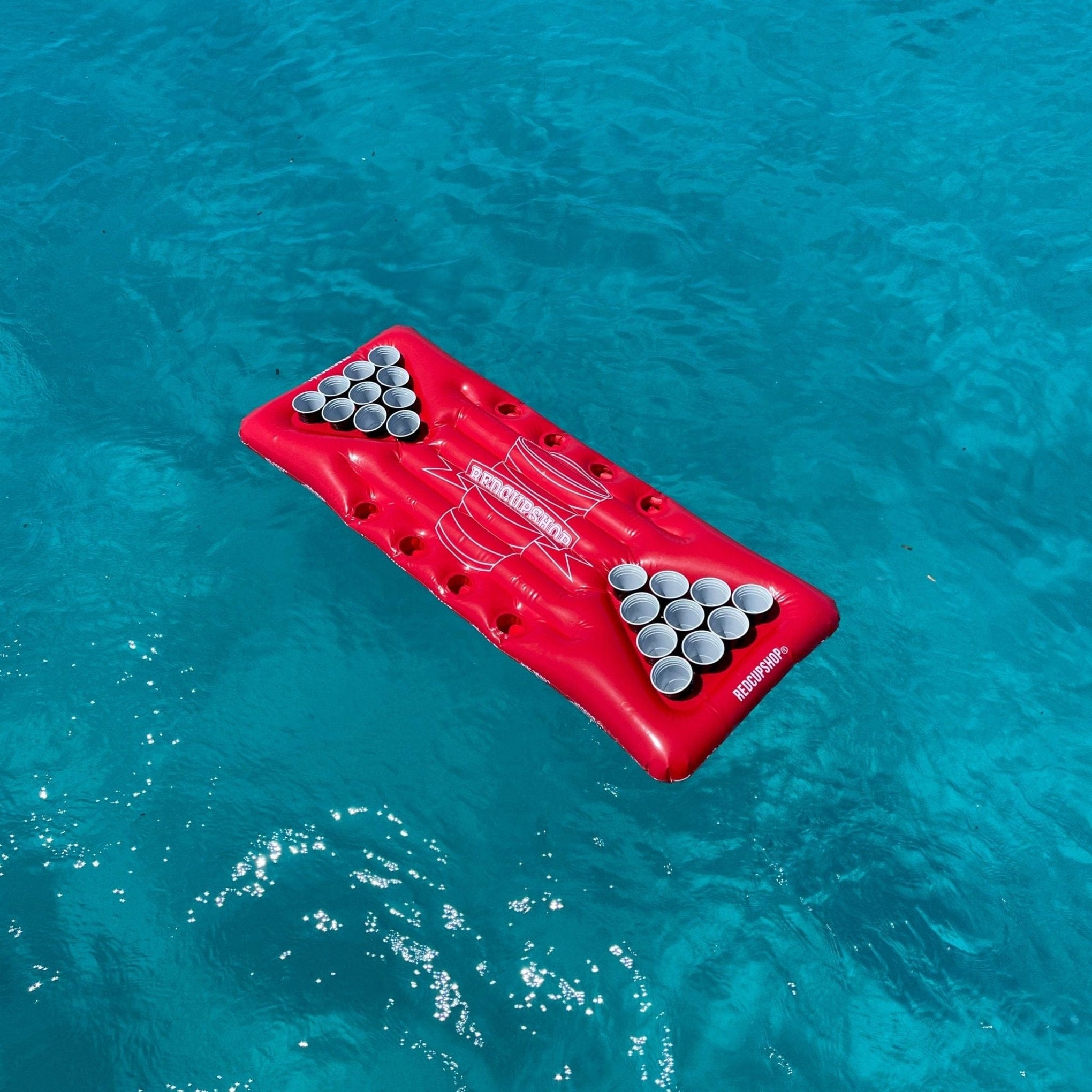 Beer Pong im Pool | RedCupShop®